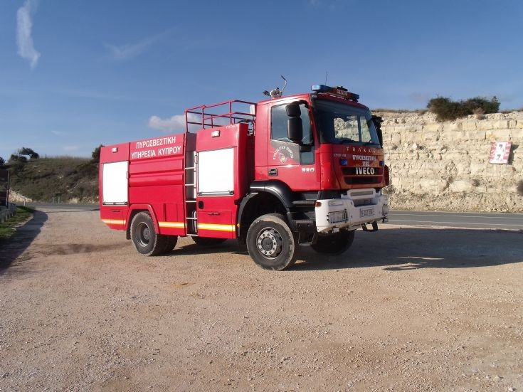Fire Engines Photos - Iveco Water Tender....Cyprus