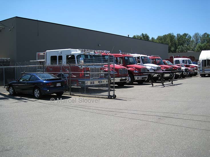 Fire Engines Photos - Hub fire engines at the yard