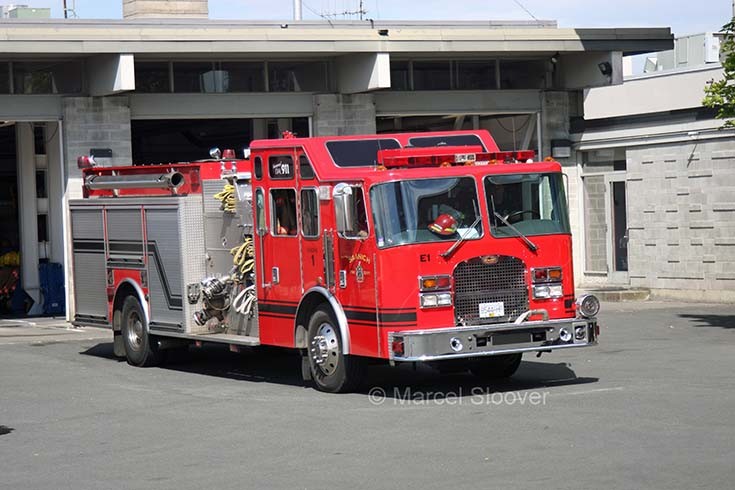 Fire Engines Photos - Engine 1 Saanich Fire department
