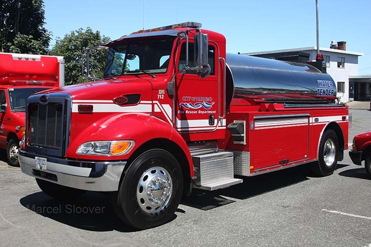 Fire Engines Photos - Peterbilt Tanker Nanaimo Fire dept Canada