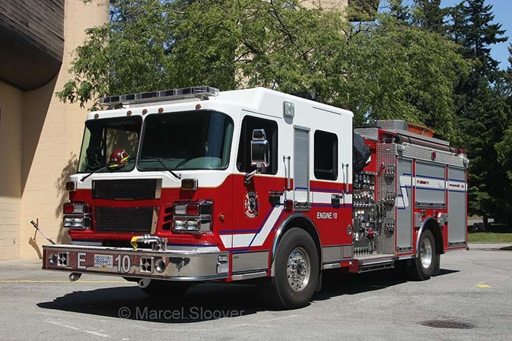 Fire Engines Photos - Engine 10 Vancouver Fire department