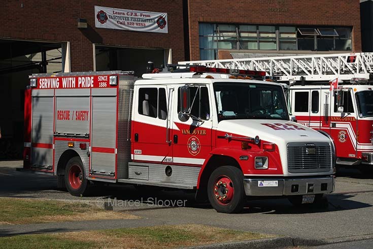 Fire Engines Photos - Rescue 22 Freightliner Vancouver FD