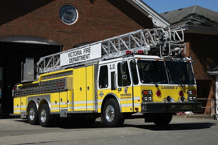 Fire Engines Photos - Ladder 2 Victoria Fire department BC Canada