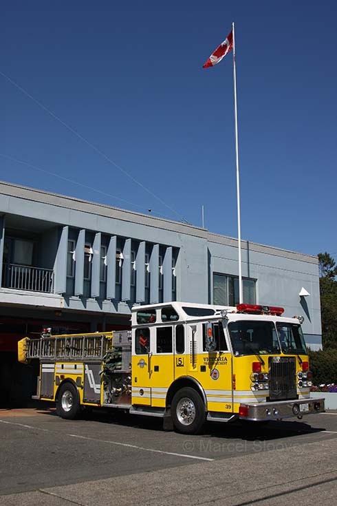 Fire Engines Photos - Victoria BC Canada FD Engine 5