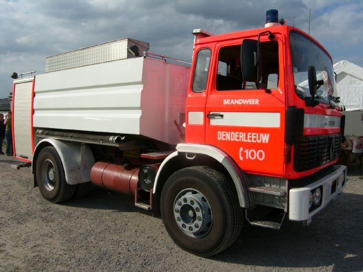 Fire Engines Photos - Renault Denderleeuw, Belgium