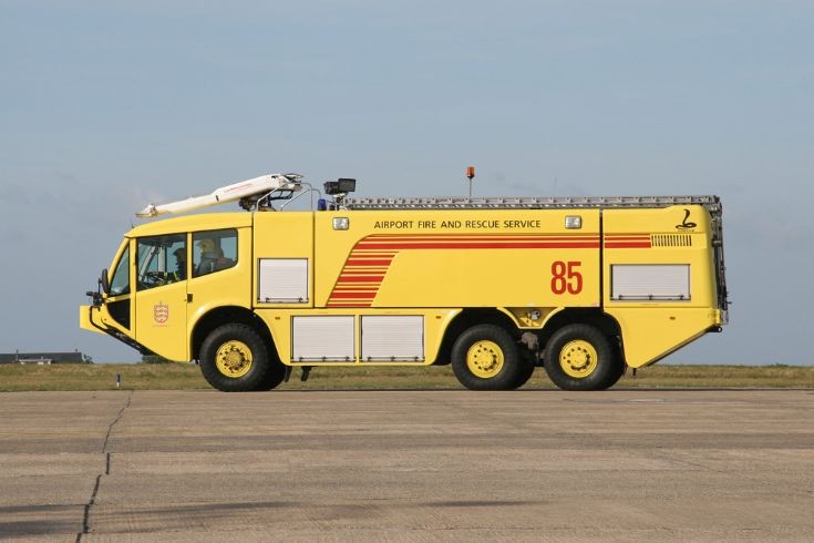 Fire Engines Photos - Fire 85 Unipower 6x6 Carmichael Cobra 2