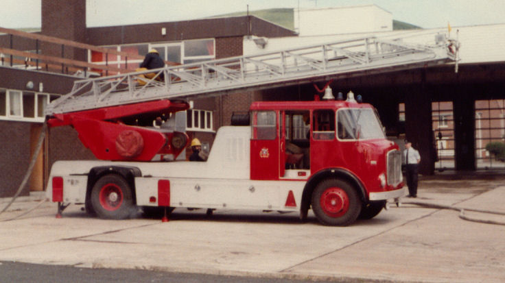 Fire Engines Photos - AEC Merryweather TL, Belfast, Northern Ireland
