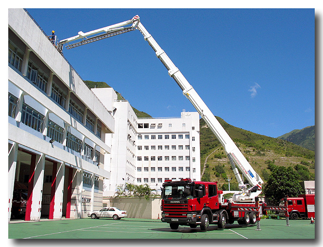Fire Engines Photos - Scania/SK fire Bronto Skylift HDT Hong Kong