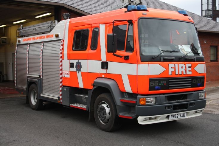 Fire Engines Photos - DAF 55-130 TDi/TVAC Plastisol PL
