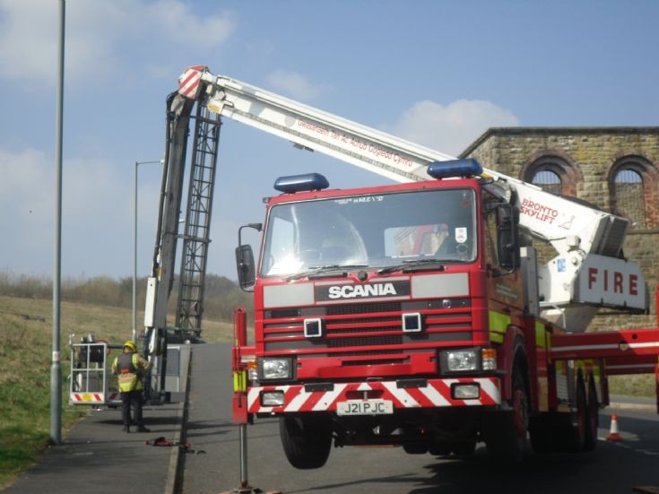 Fire Engines Photos - Wrexham ALP North Wales FRS