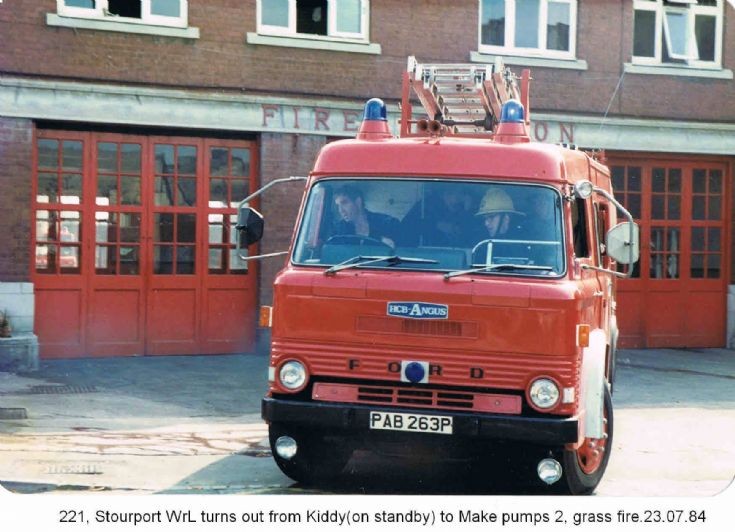 Fire Engines Photos - Stourport-on-Severns, Ford / HCB Angus. PAB263P