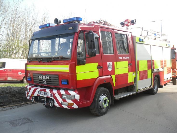 Fire Engines Photos - CU53AOO Mid&West Wales FRS