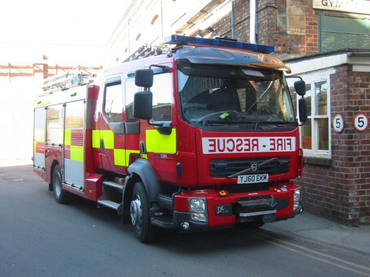 Fire Engines Photos - York's new Rescue pump YJ60 EKM