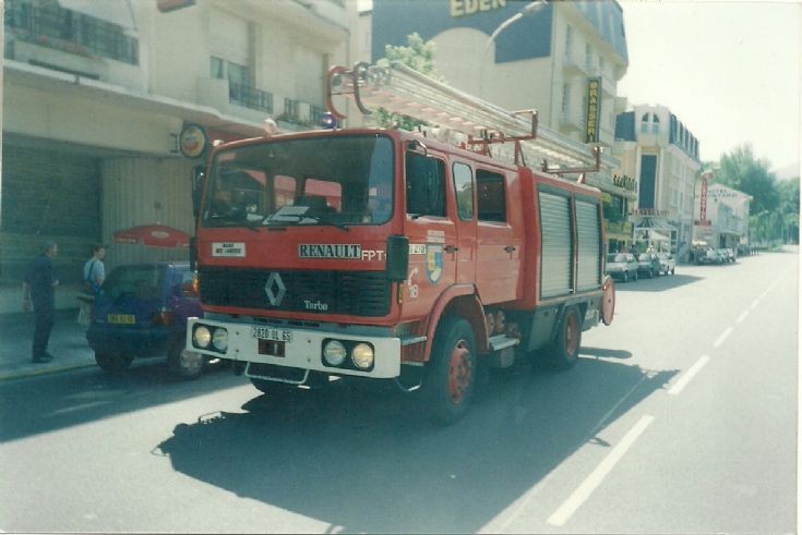 Fire Engines Photos - Renault Pump Lourdes France