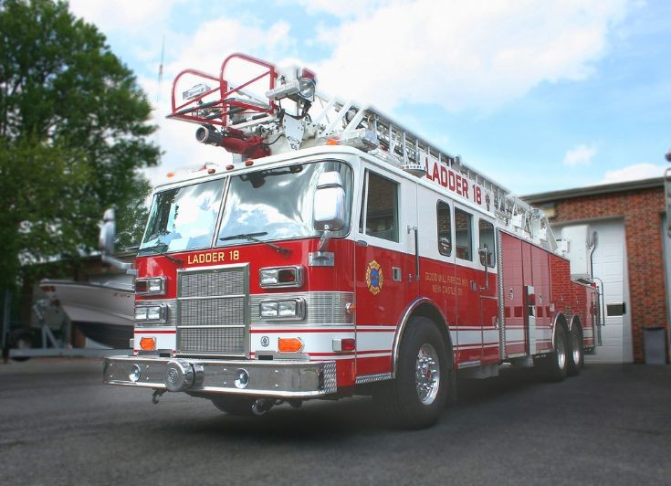 Fire Engines Photos - Pierce 105' Rear Mount Aerial