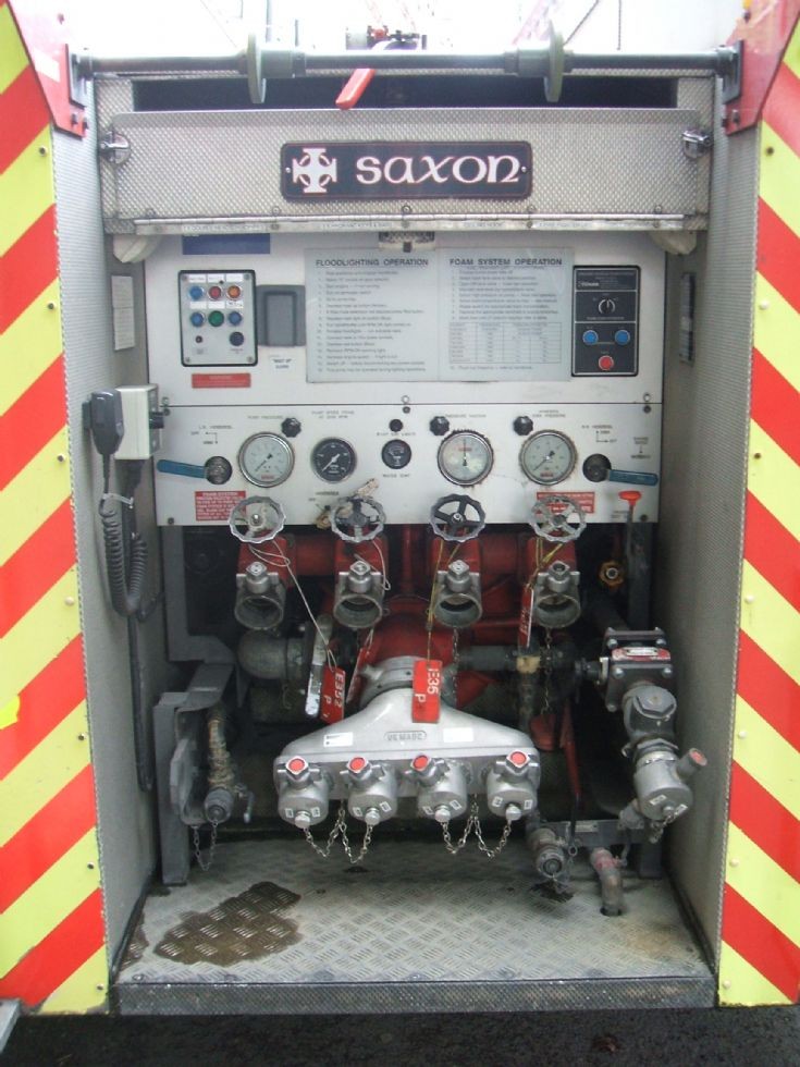 Fire Engines Photos - R148KGH LFB Volvo FL6 Saxon Pump Bay