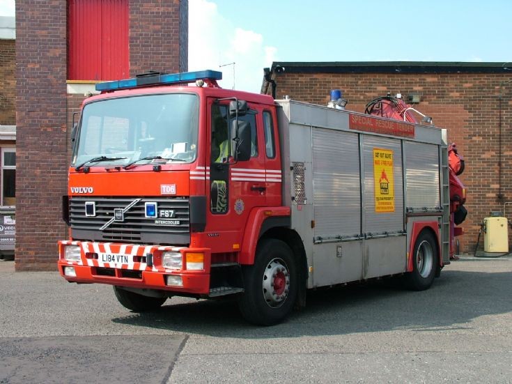 Fire Engines Photos - Volvo FS7 Special Rescue Tender.