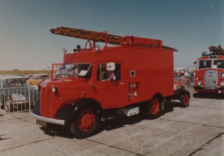 Fire Engines Photos - Austin K2 HrT GLE441 Aug 1981 Duxford