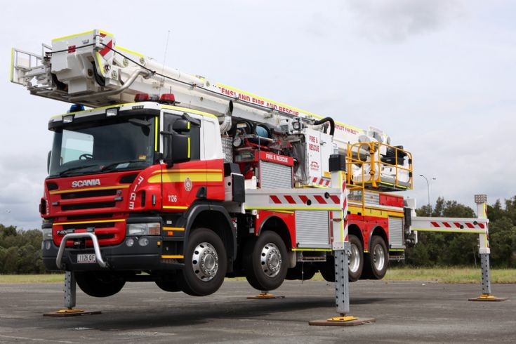 Fire Engines Photos - Scania P400 Bronto F44RLX Townsville