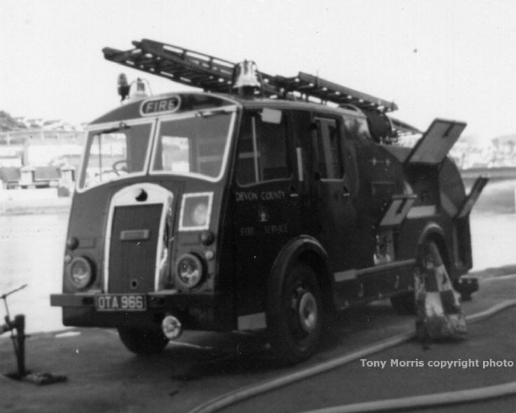 Fire Engines Photos - Devon County Fire Service Dennis F8 WrT OTA 966