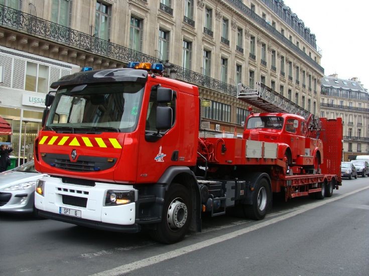 Pompiers de Paris Renault SPT 6