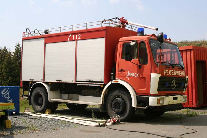 Fire Engines Photos - Merck Darmstadt Mercedes Benz
