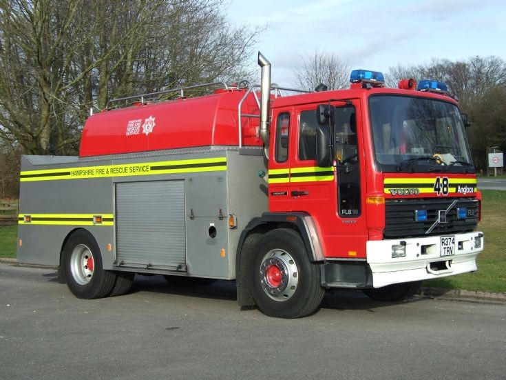 Fire Engines Photos - Hampshire Fire & Rescue Service Volvo R374 TRV