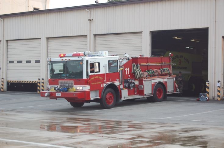 Fire Engines Photos - USAF KME P22 Pumper Tokyo