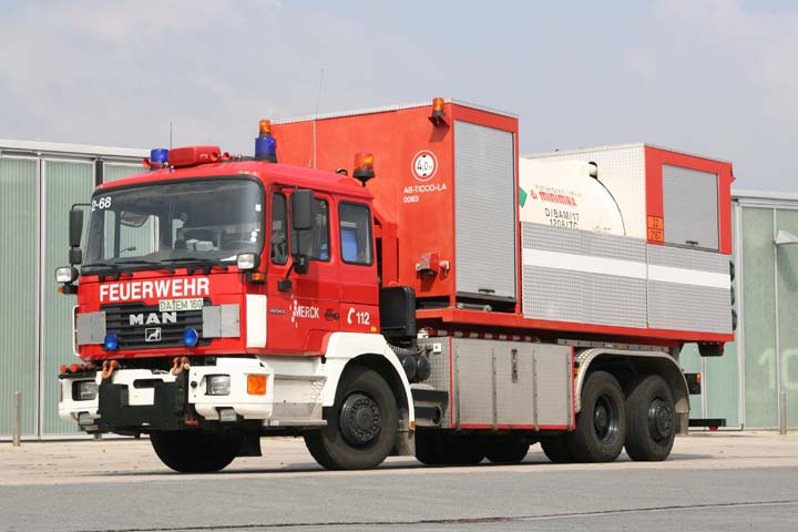 Fire Engines Photos - Merck Darmstadt MAN Prime mover