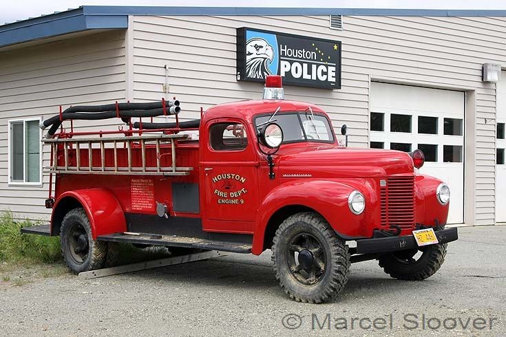 Fire Engines Photos - Old Engine 9 Houston Fire dept Alaska