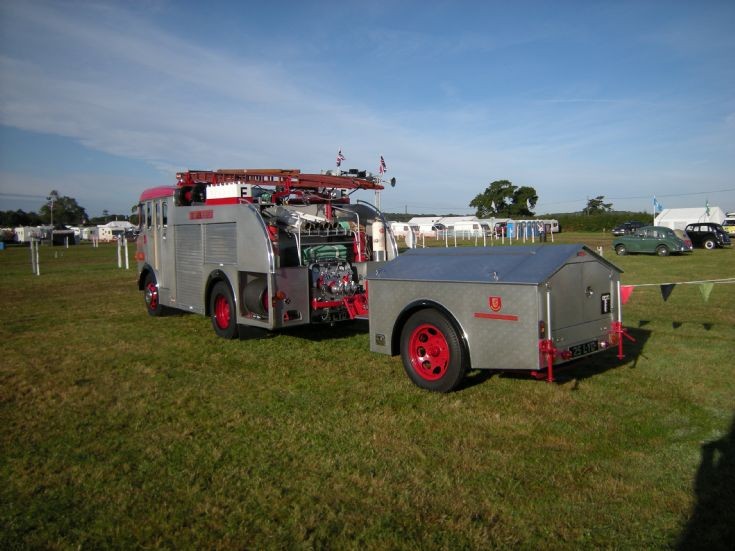 Fire Engines Photos - Foam trailer