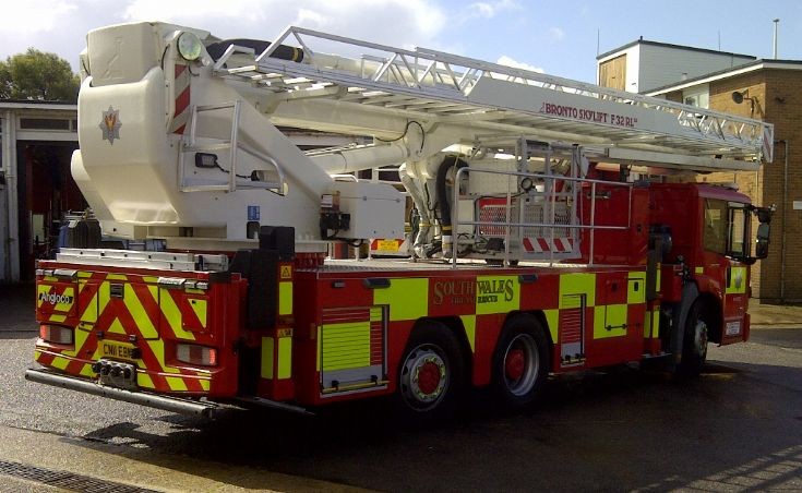 Fire Engines Photos - South Wales ALP