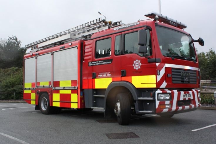 Fire Engines Photos - North Wales FRS M.A.N