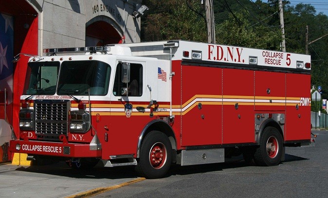 Fire Engines Photos - FDNY Collapse Rescue 5