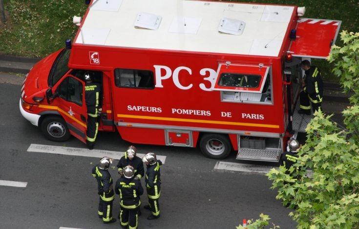 Fire Engines Photos - Iveco light van PC3 Paris Fire department
