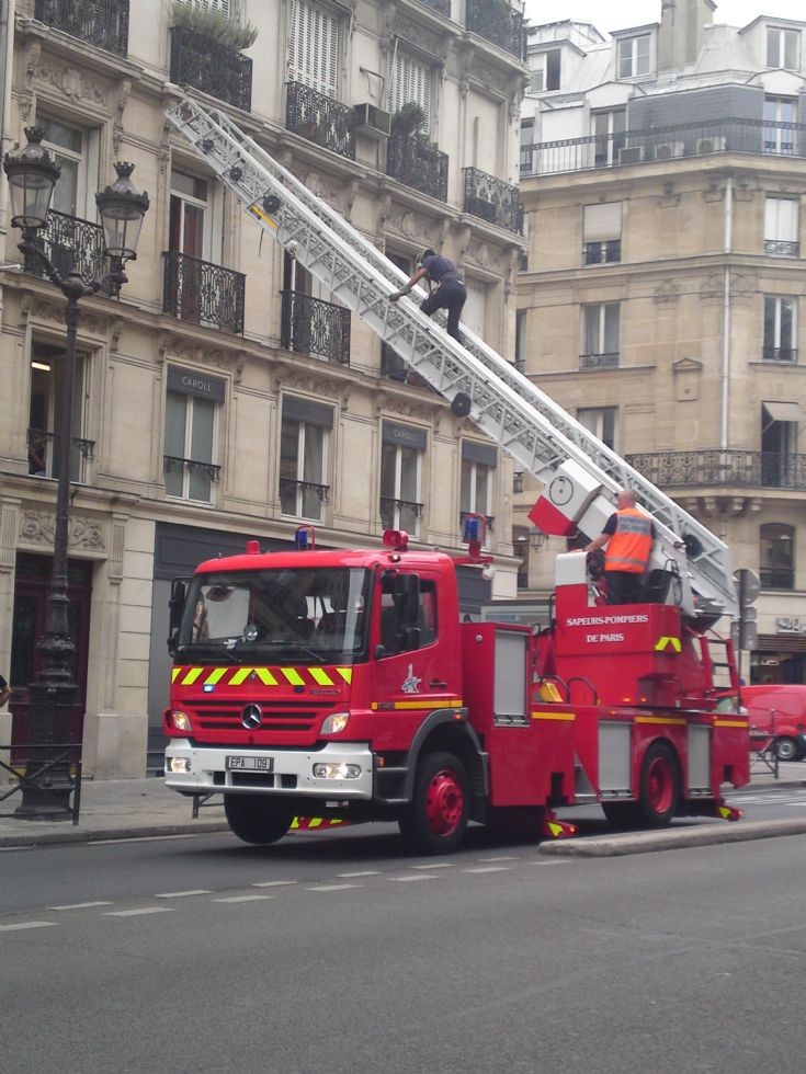 Sapeurs Pompiers Paris Mercedes Ladder