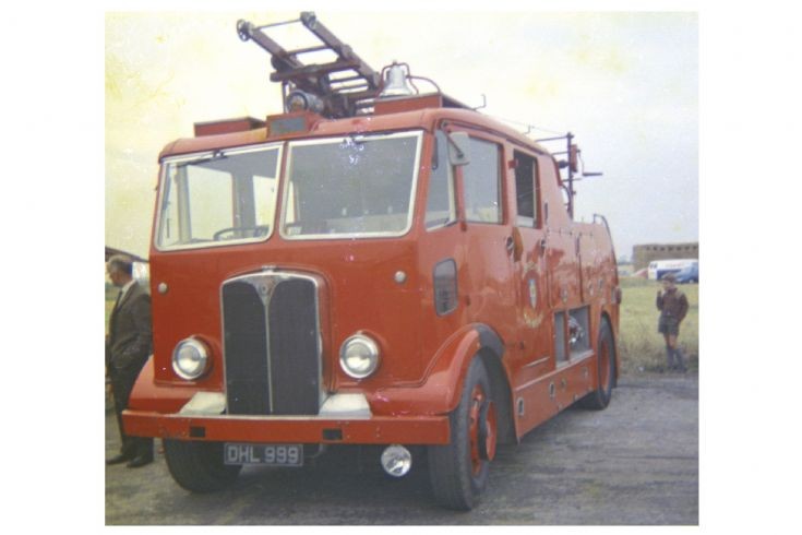 Fire Engines Photos - AEC Regent DHL999.