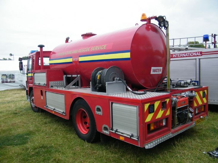 Fire Engines Photos - E902WUD Slade Oxon 88 Volvo FL617 Eagle WrC