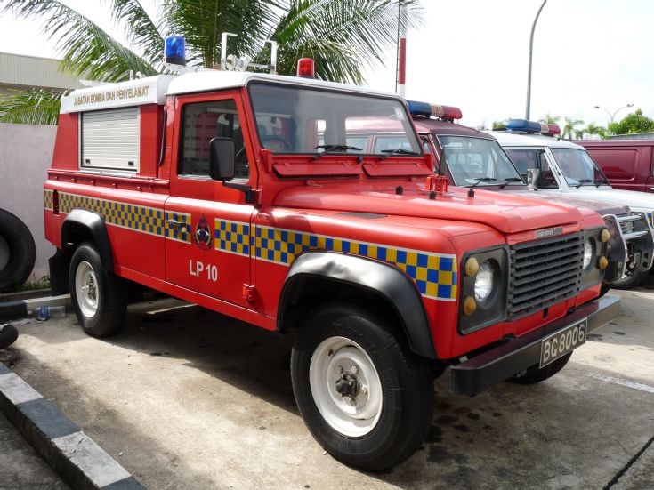 Land Rover Defender LP.10