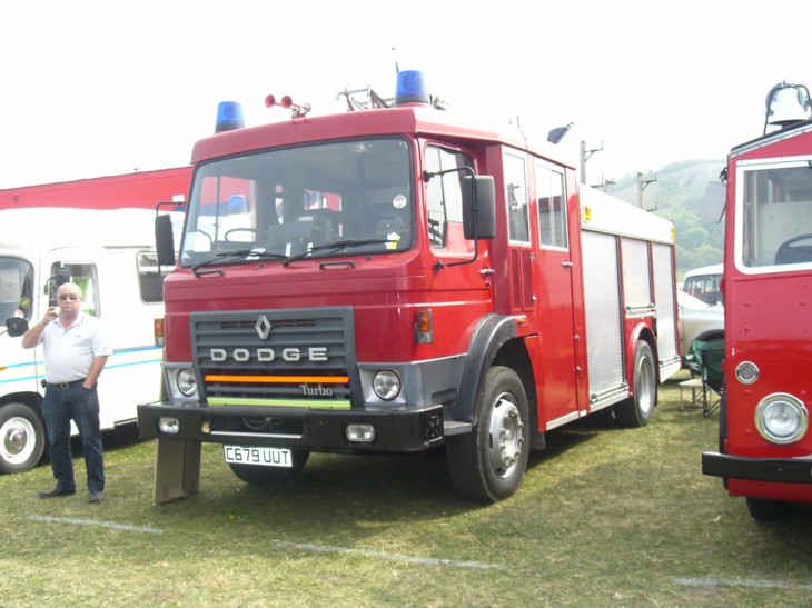 Fire Engines Photos - Dodge Fire appliance at North Wales show
