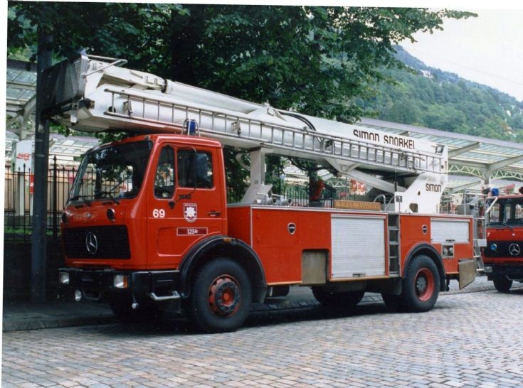 Fire Engines Photos - Bergen Brannvesen Mercedes/Simon Snorkel HP