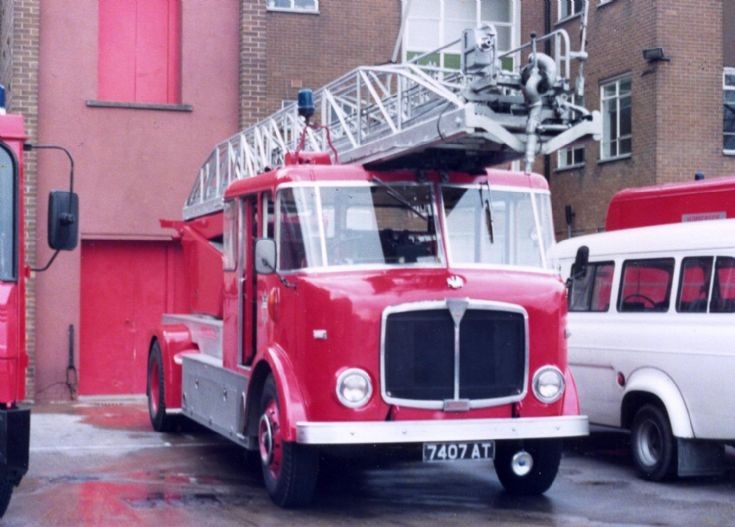 Fire Engines Photos - Humberside AEC/Merryweather TL