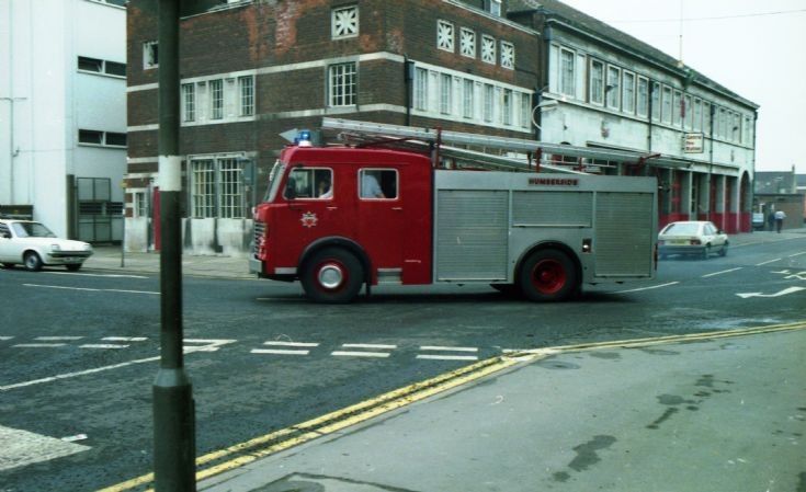 Fire Engines Photos - Humberside Dennis R Series WL at Hull