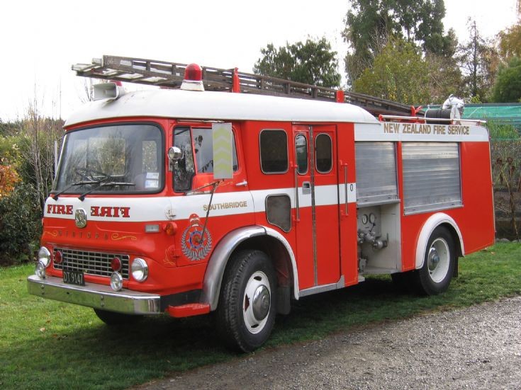 Fire Engines Photos - New Zealand Bedford Southbridge Fire dept DT 9147