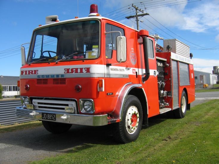 Fire Engines Photos - New Zealand Commers - JD8852
