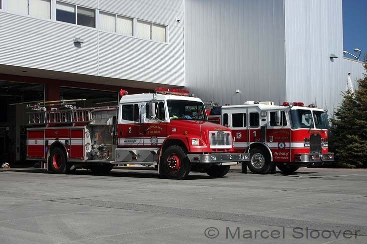 Fire Engines Photos - Engine 1 and Engine 2 Anchorage FD