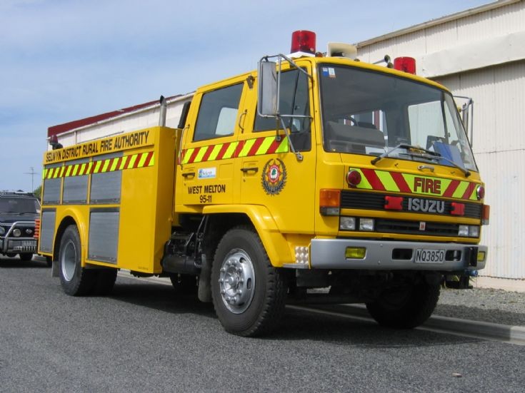 Fire Engines Photos - New Zealand Isuzu - NQ3850