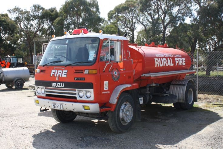 Fire Engines Photos - New Zealand Isuzu - NB517