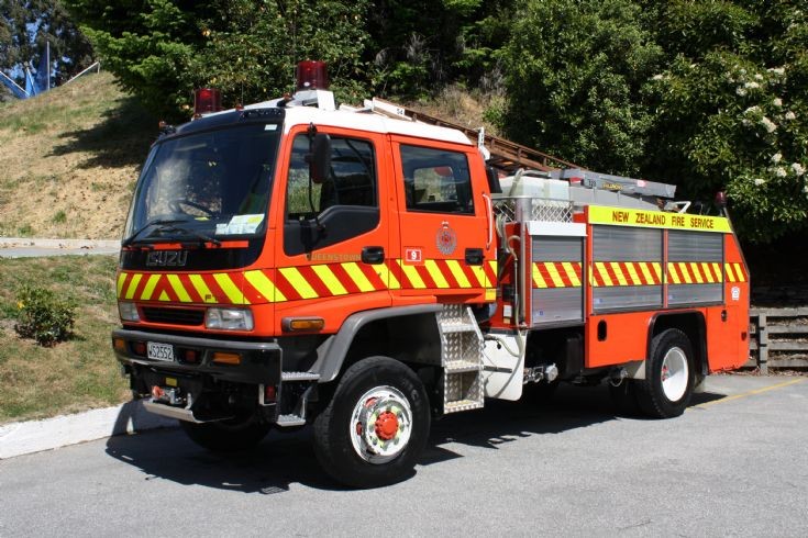 Fire Engines Photos - New Zealand Isuzu - WS2552