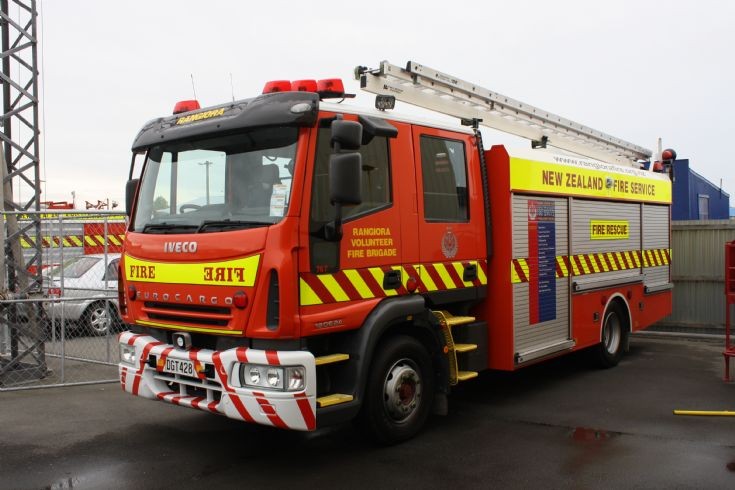 Fire Engines Photos - New Zealand Iveco DGT428